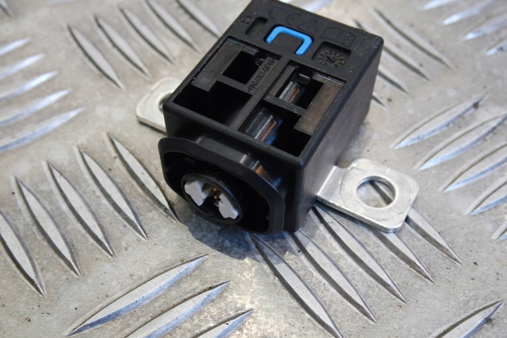 BEZPIECZNIK KLEMA PIROTECHNICZNY MERCEDES W447 - 7830450978 - oficjalne ...