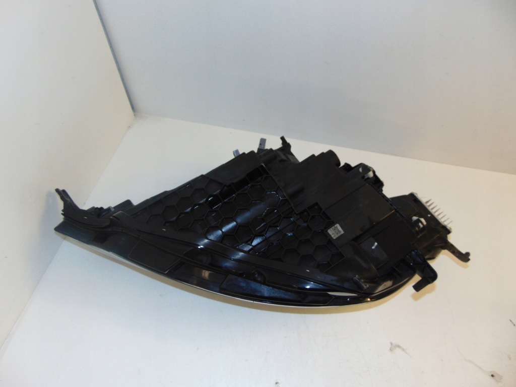 VOLVO V60 S60 LAMPA PRAWA 32314191 - 10555548660 - oficjalne archiwum ...