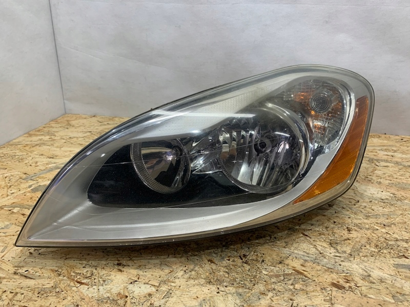 VOLVO XC60 REFLEKTOR LEWY PRZÓD EUR 30763143 - 13740785451 - oficjalne ...