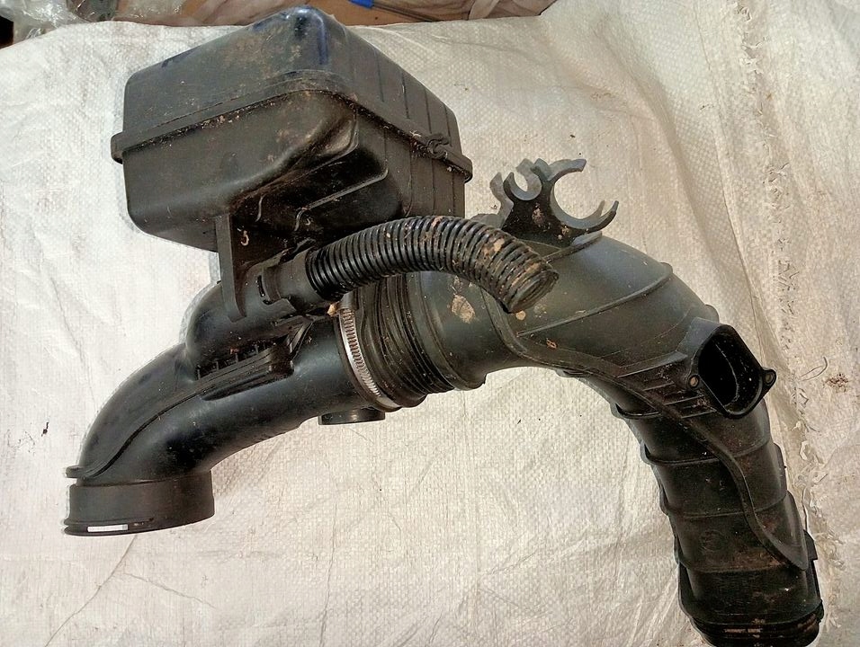 PRZEWÓD POWIETRZA REZONATOR BMW F10 F11 8512285 - 13744949358 ...