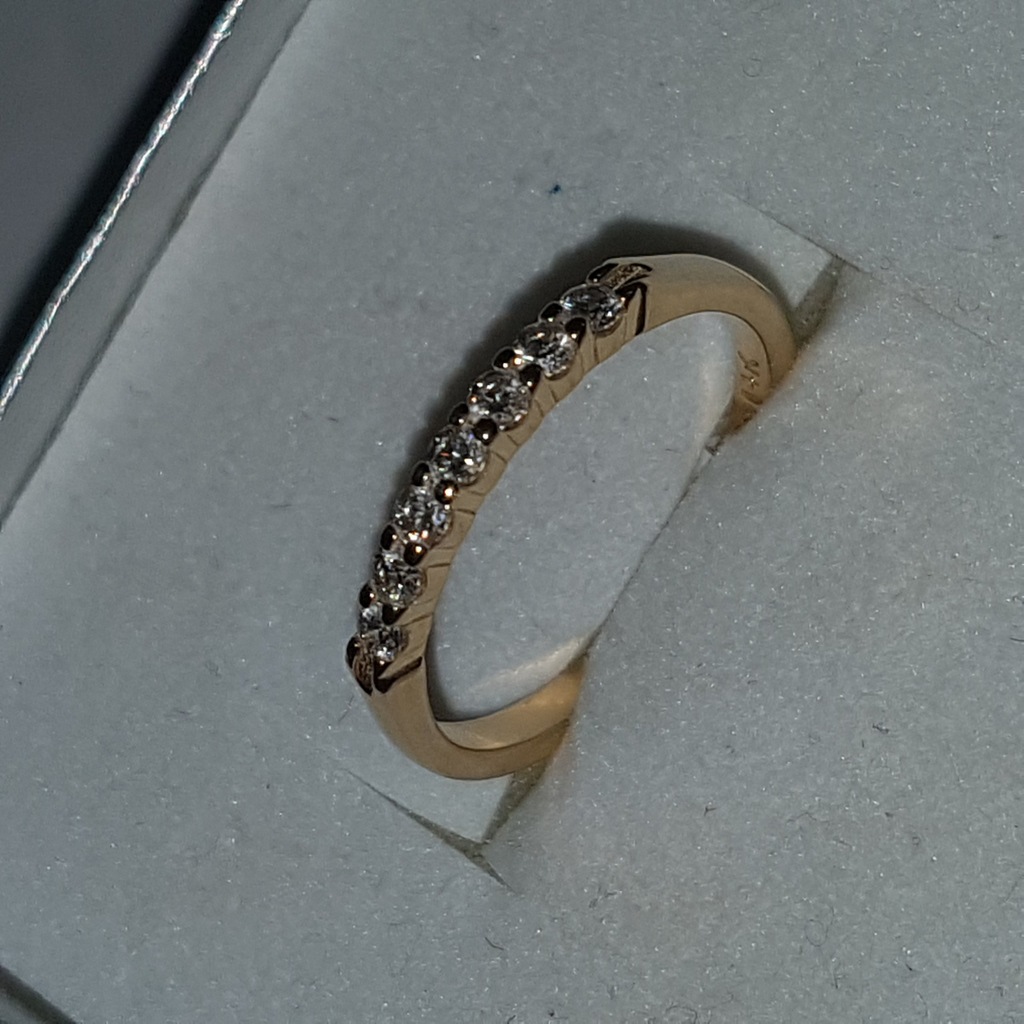 cieniutka OBRĄCZKA Z BRYLANTAMI 0.23CT - 7476817213 - oficjalne archiwum Allegro