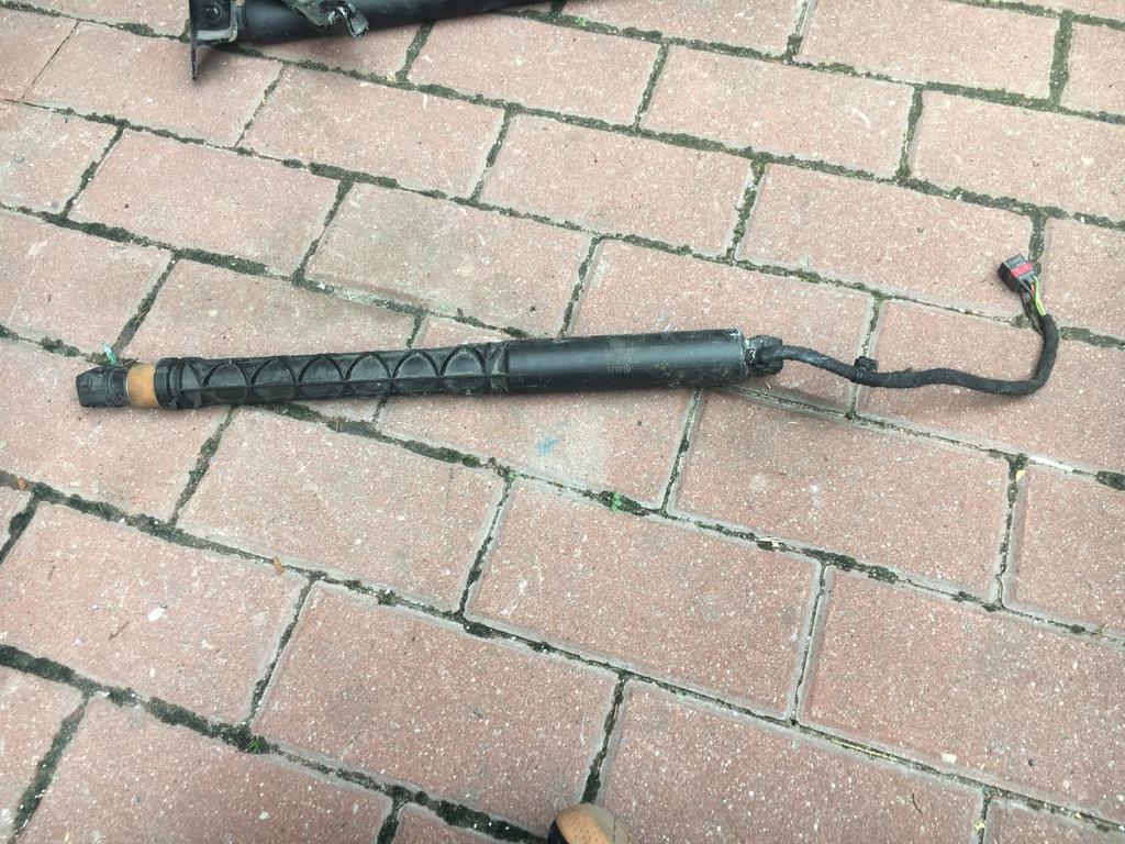 VOLVO S90 SIŁOWNIK TELESKOP TYLNEJ KLAPY 31371787 - 13181896027 ...