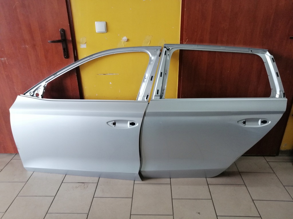 SKODA OCTAVIA IV DRZWI LEWE - 15152070167 - oficjalne archiwum Allegro