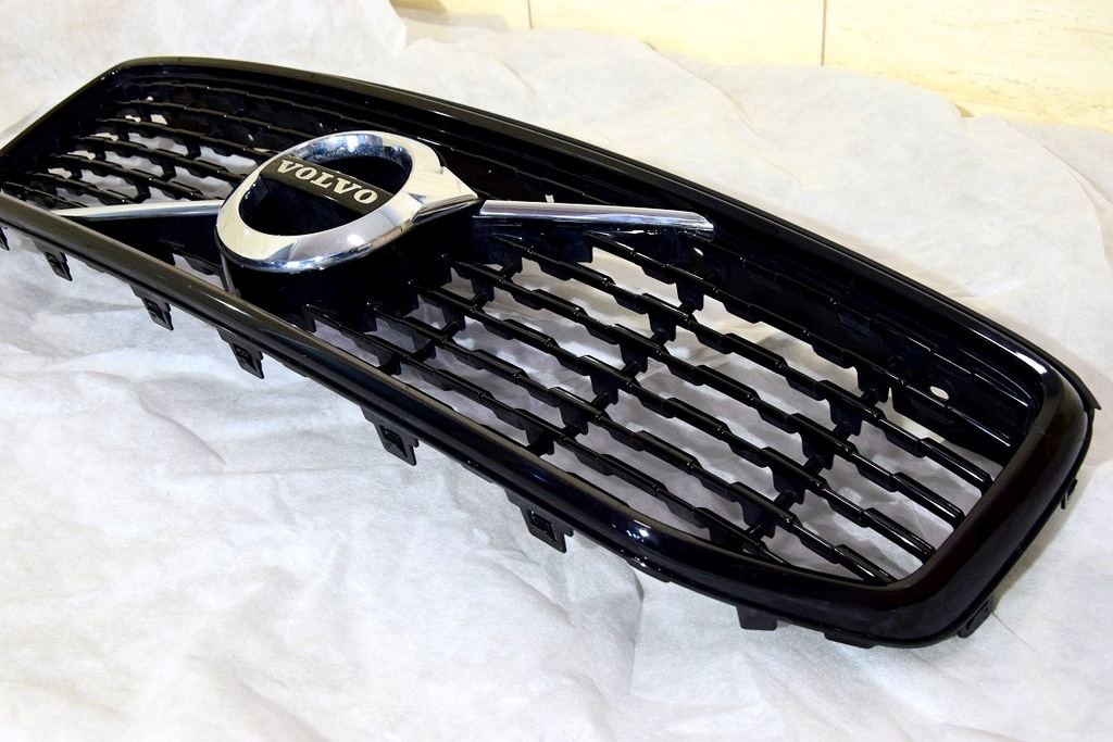 VOLVO XC40 R-DESING 18-r. GRILL ATRAPA - 7890206869 - oficjalne ...