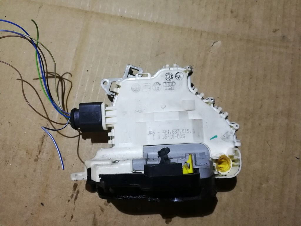 ZAMEK DRZWI PRZÓD AUDI A3 8P 4F1837015 LEWY - 11108784817 - oficjalne archiwum Allegro