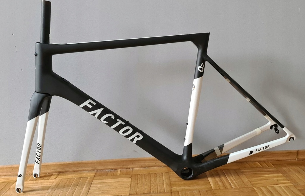 Rower Factor O2 Carbon 56 - 12411854224 - oficjalne archiwum Allegro