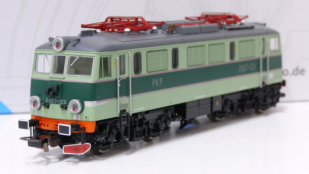 Lokomotywa Elektrowóz EU07-123 PKP H0 PIKO 96380 - 8988157020 - oficjalne archiwum Allegro