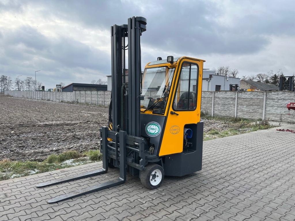 Wózek widłowy Combilift C2500CB TRIPLEX 2009 rok - 12563340130 ...