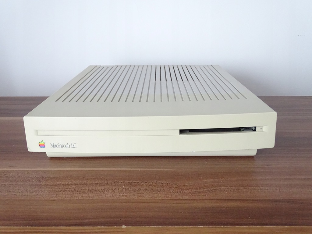 Apple Macintosh LC. - 14855813106 - oficjalne archiwum Allegro