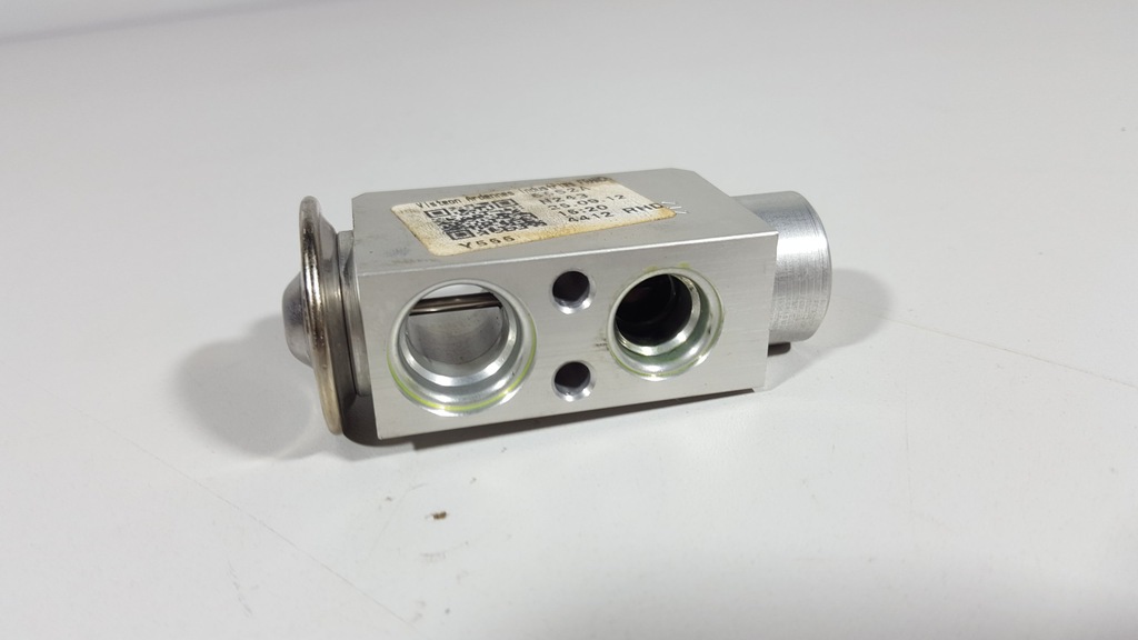 VOLVO V40 12-ZAWÓR ROZPRĘŻNY KLIMATYZACJI 31369447 - 7422682439 ...