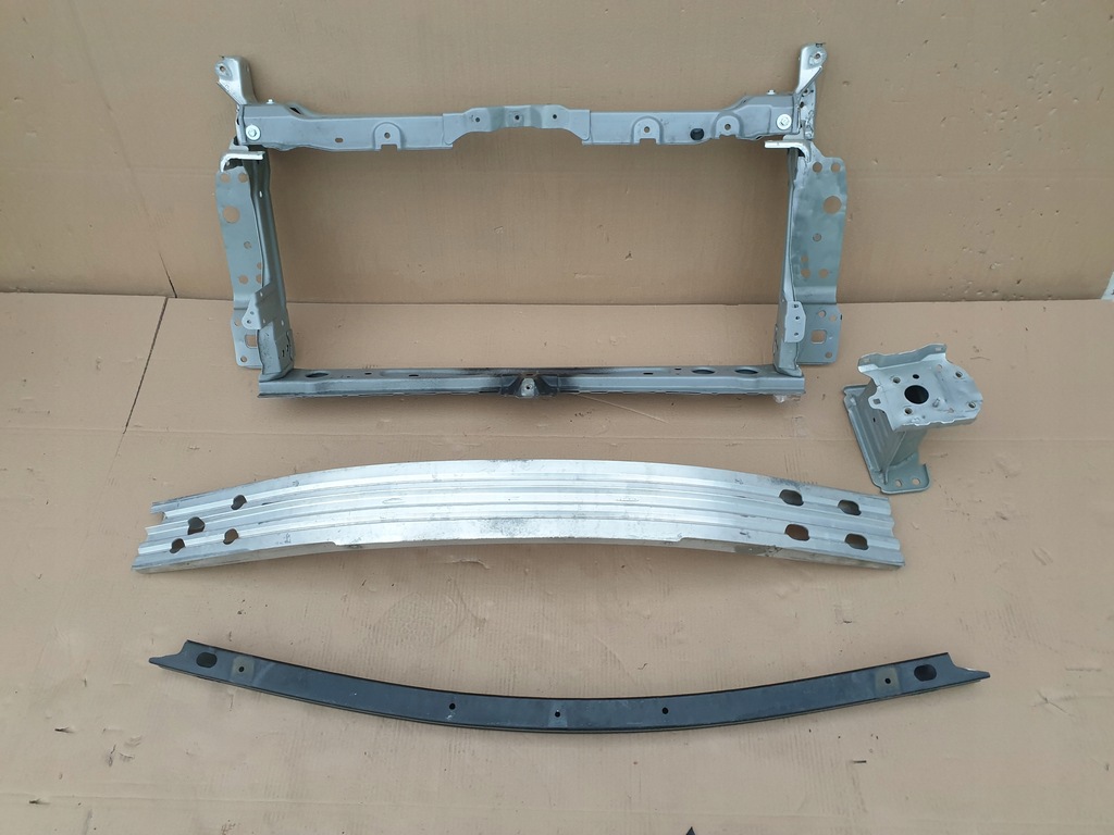 TOYOTA COROLLA E21 PAS BELKA STREFA PRZÓD - 12906299411 - oficjalne ...