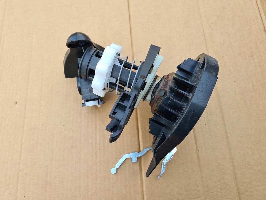 MECHANIZM OPUSZCZANIA KOŁA ZAPASOWEGO WINDA MOCOWANIE RENAULT CLIO 3 ...