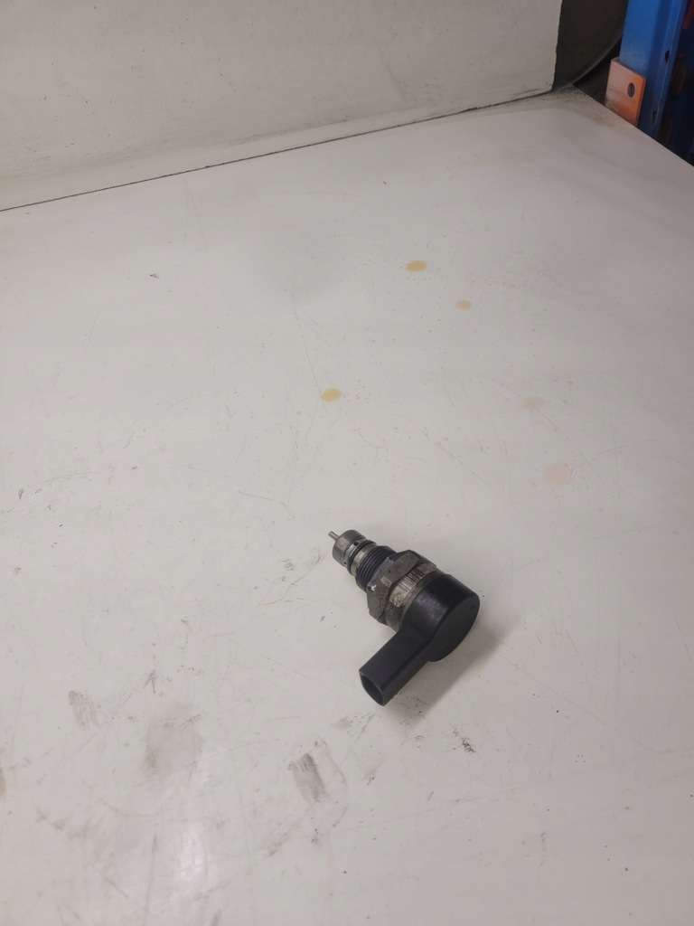 CZUJNIK CIŚNIENIA PALIWA AUDI VW 2.0TDI 057130764H - 12096179574 ...