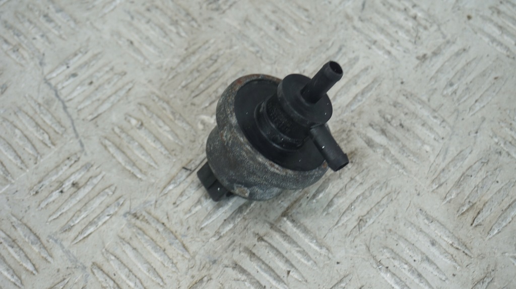 AUDI 80 B4 ZAWÓR CIŚNIENIA PALIWA 034906283E - 11445864640 - oficjalne ...