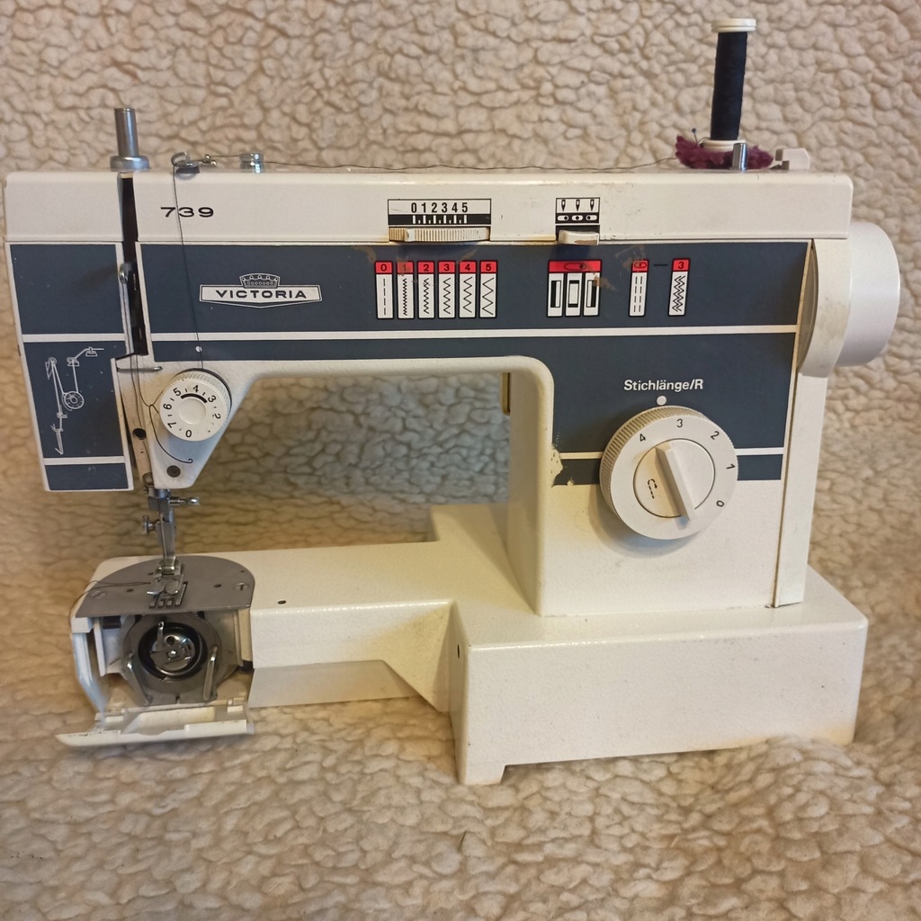 Maszyna do szycia Łucznik 739 Victoria - 13302318471 - oficjalne ...