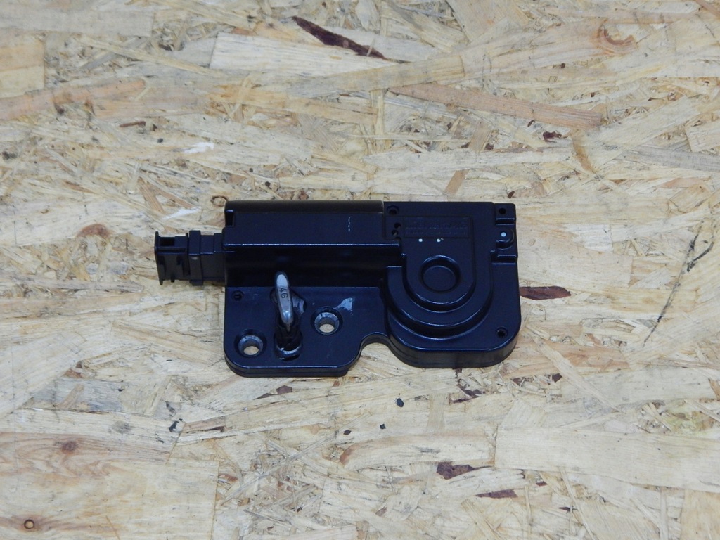 VW T5 zamek dociąg klapy bagażnika 7L0827511 - 13389655329 - oficjalne ...