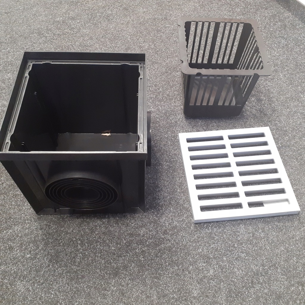 Studnia z kratą 300 x 300 PVC - 12229545235 - oficjalne archiwum Allegro