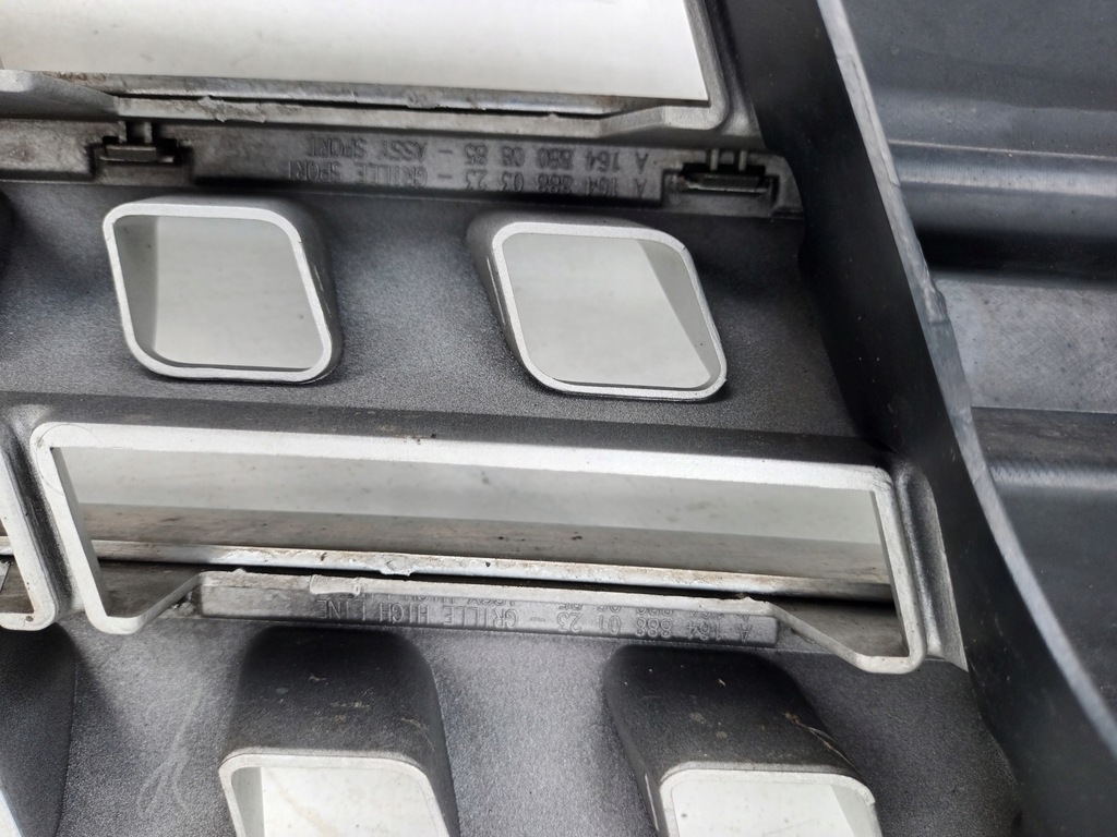 MERCEDES ML W164 ATRAPA GRILL - 12444888230 - oficjalne archiwum Allegro