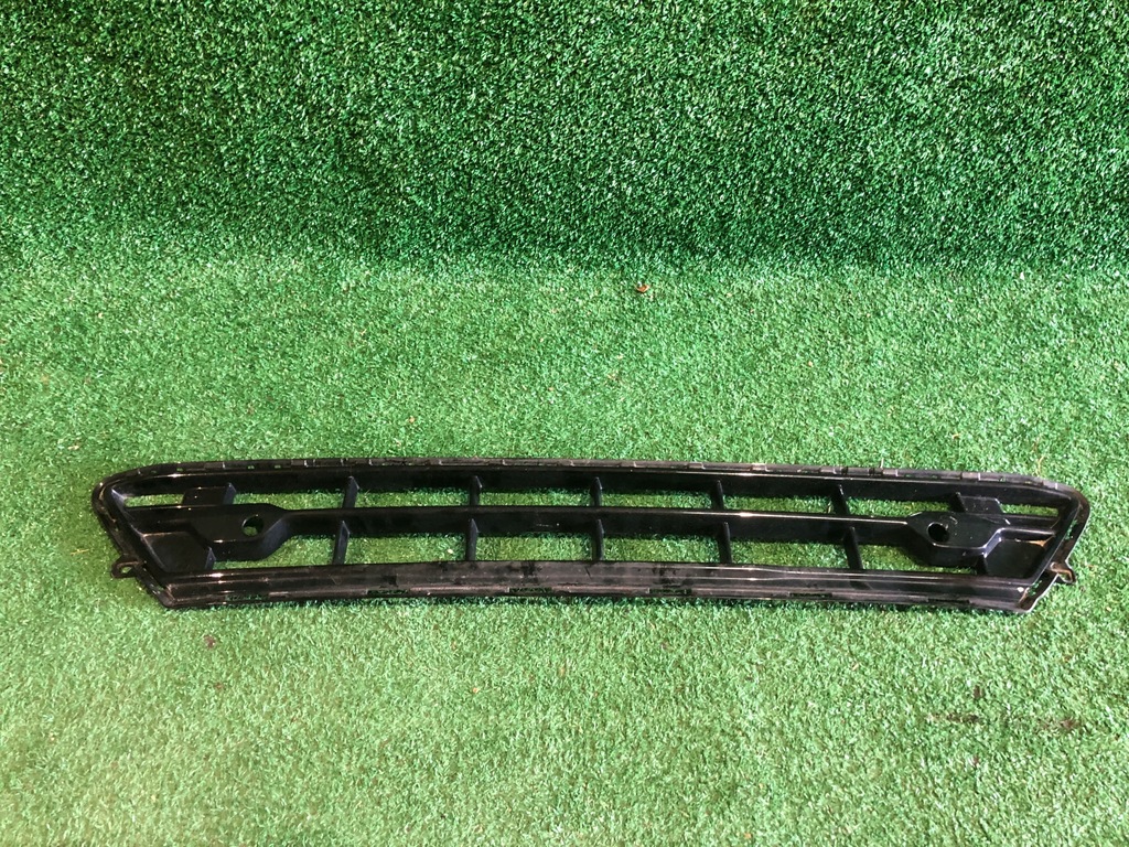 Kratka zderzaka VOLVO XC60 II R-Design - 14061971022 - oficjalne ...