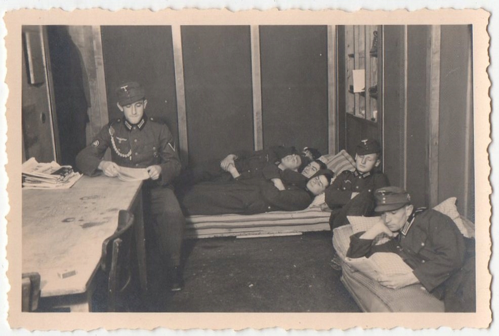 III RZESZA - Wehrmacht strzelcy górscy odpoczynek - 13242276758 ...