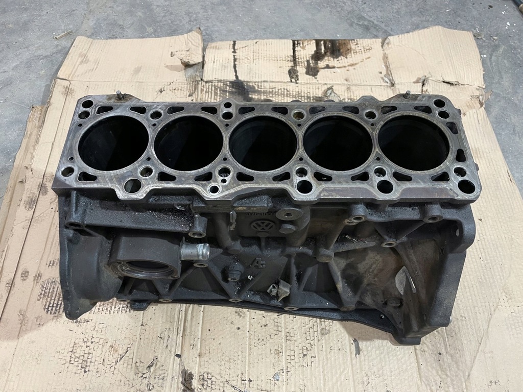 BLOK SILNIKA VW CRAFTER 2.5 TDI BJK - 13056550447 - oficjalne archiwum ...