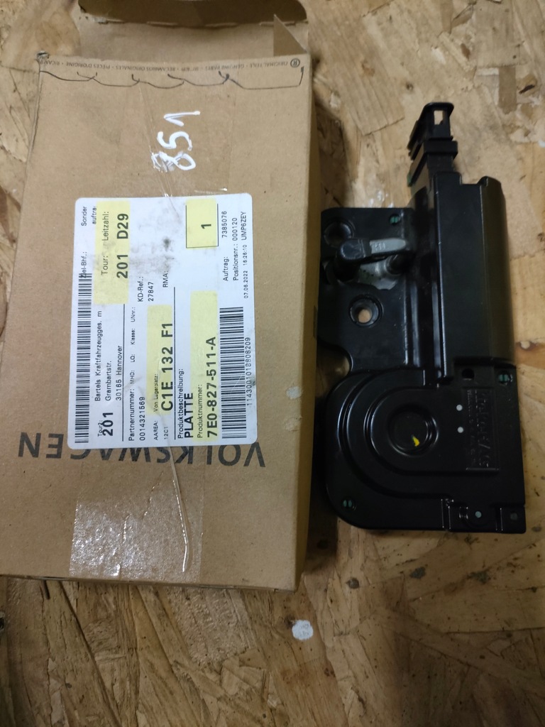 VW T5 T6 ZAMEK DOCIĄG KLAPY 7E0827511A - 13133548991 - oficjalne ...