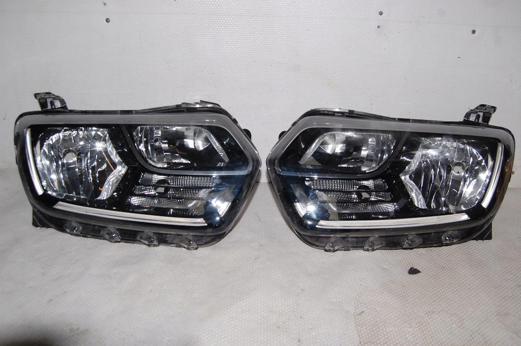 DACIA DUSTER II LED 2017-2021 LAMPA PRAWA 260101133R ORYGINAŁ ...