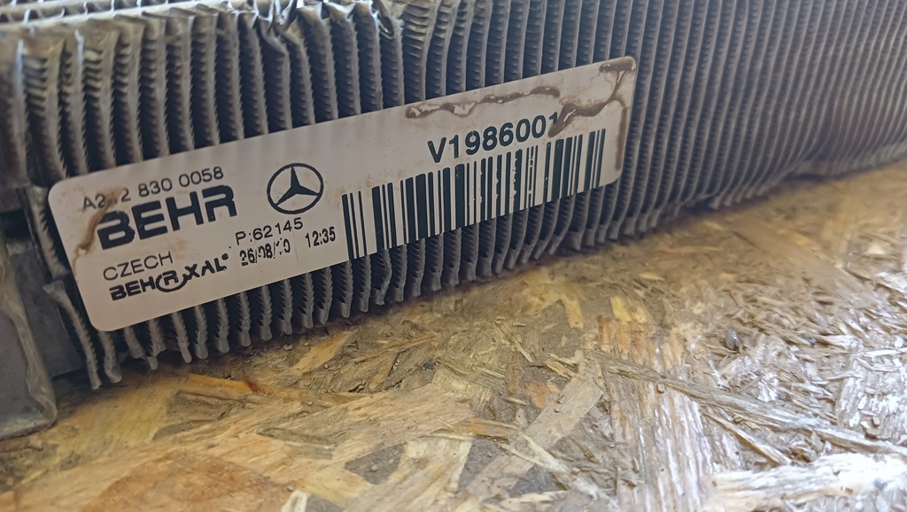 MERCEDES W212 NAGRZEWNICA KLIMATYZACJI 2128300284 - 13207800230 ...