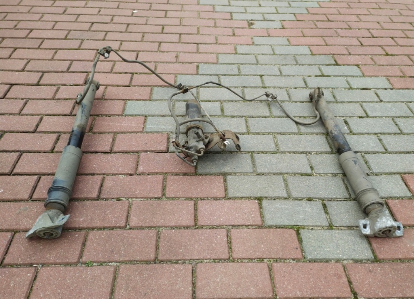 PEUGEOT 3008 I AMORTYZATORY TYŁ POMPA OLEJOWA KPL - 13194372174 ...