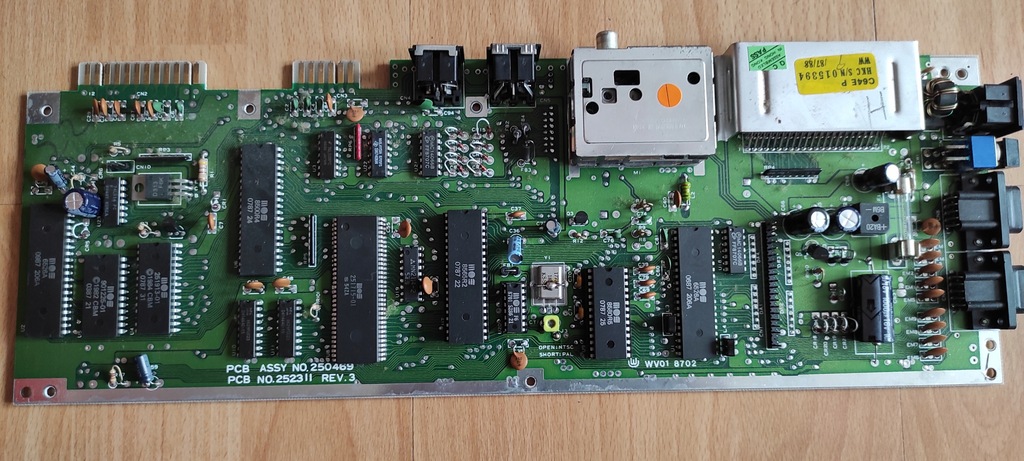 Płyta główna Commodore C64 ASSY 250469 REV. 3 ALDI - 12579399131 ...