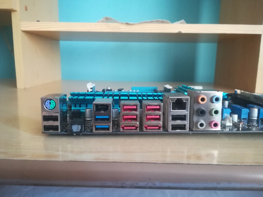 Купить Asus M5A97 рев. 2: отзывы, фото и характеристики на Aredi.ru (8368956128)