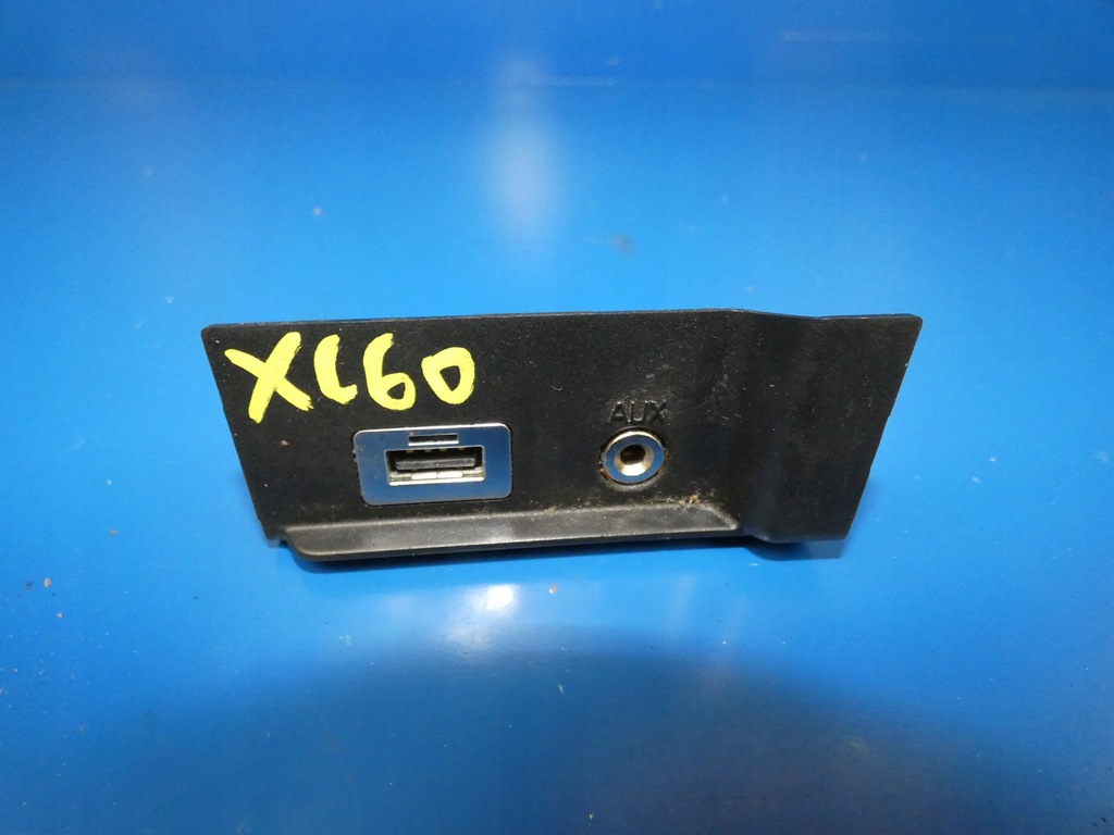 VOLVO XC60 S60 II V60 S80 II GNIAZDO USB AUX - 12087460413 - oficjalne archiwum Allegro