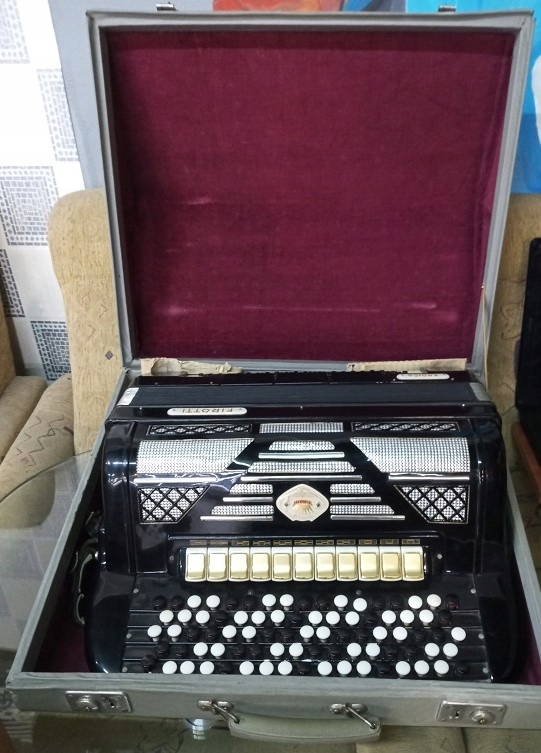 Harmonia Firotti Eroica 120 basów sprawna - 11490081701 - oficjalne archiwum Allegro