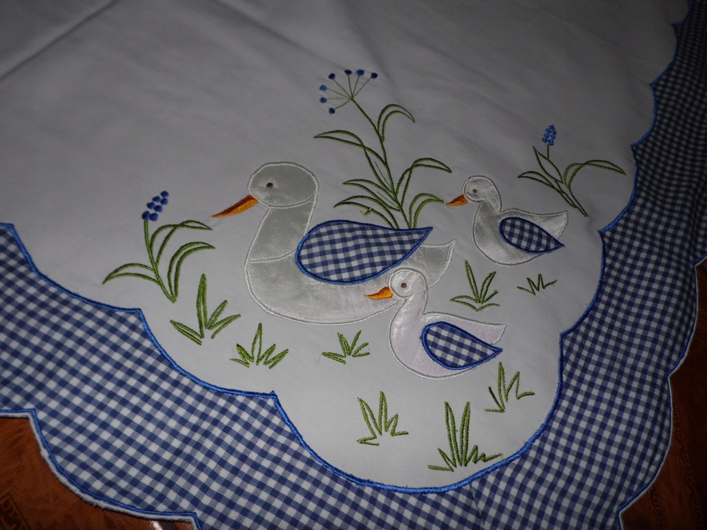Śliczny obrus z aplikacja , gąski - 90 x 93 cm - 12715006622 ...