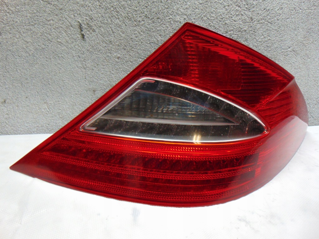 Купить Фонарь задний правый Mercedes W219 CLS LIFT A2198200664: отзывы ...