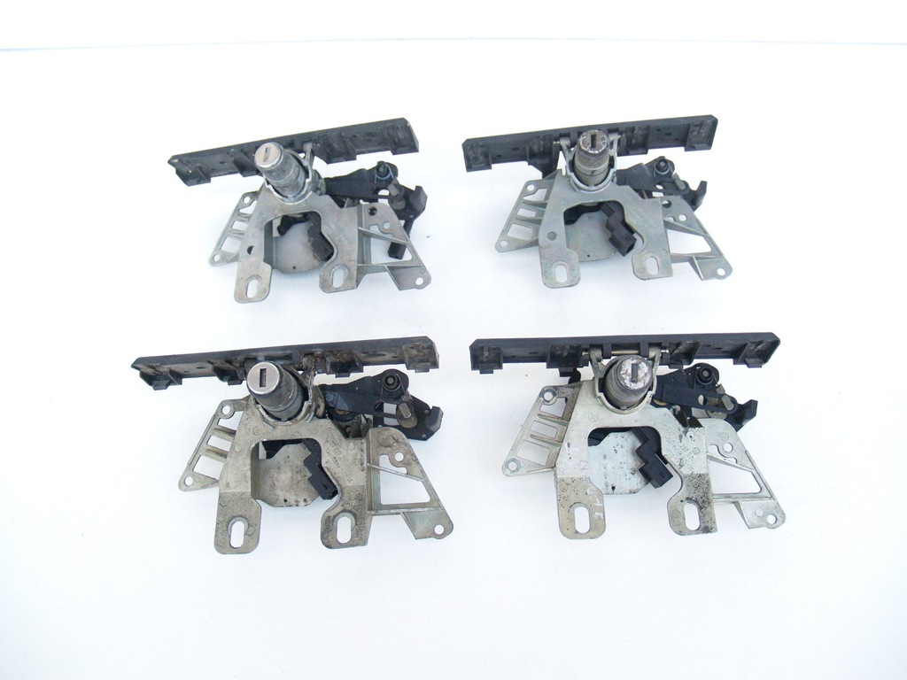 KLAMKA KLAPY BAGAŻNIKA ZAMEK PASSAT B5 SEDAN 97- - 7173699143 - oficjalne archiwum Allegro