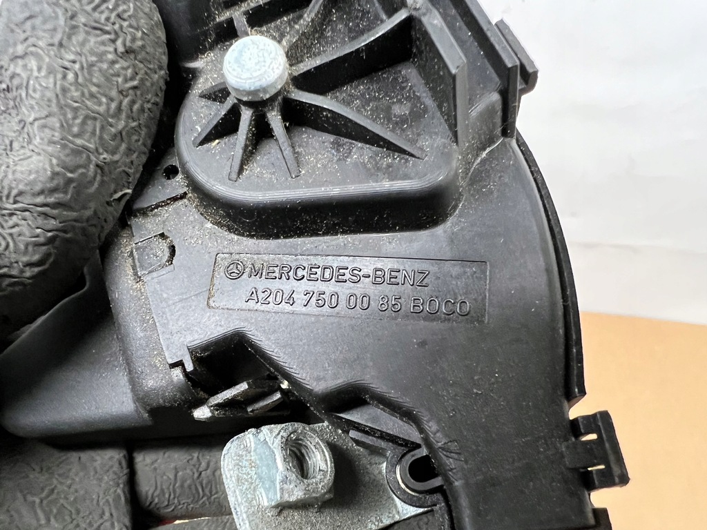 Mercedes W204 zamek klapy bagażnika A2047500085 - 13236323872 ...