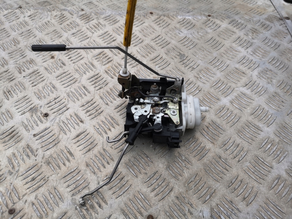 Audi A3 8L zamek drzwi przód lewy 3D 8L1837015A - 13468347986 - oficjalne archiwum Allegro