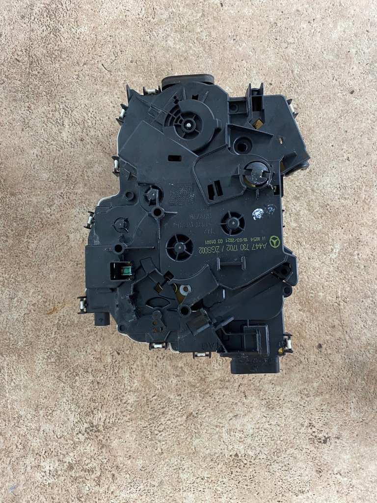 ZAMEK DRZWI PRZESUWNYCH MERCEDES VITO W447 - 13432590470 - oficjalne ...