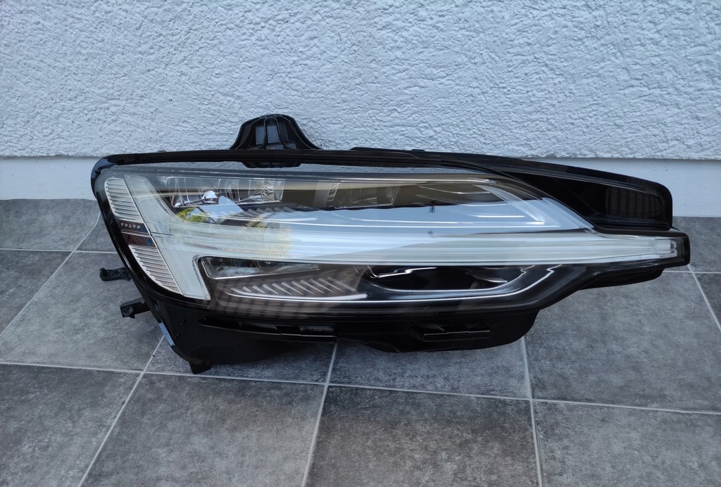 Volvo V90 S90 lampa Full Led prawa jak Nowa 32314191 - 14857646868 ...