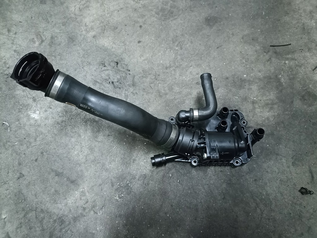 TERMOSTAT Z OBUDOWĄ BMW 8576288 B57 G20 G30 G11 - 12879321785 ...