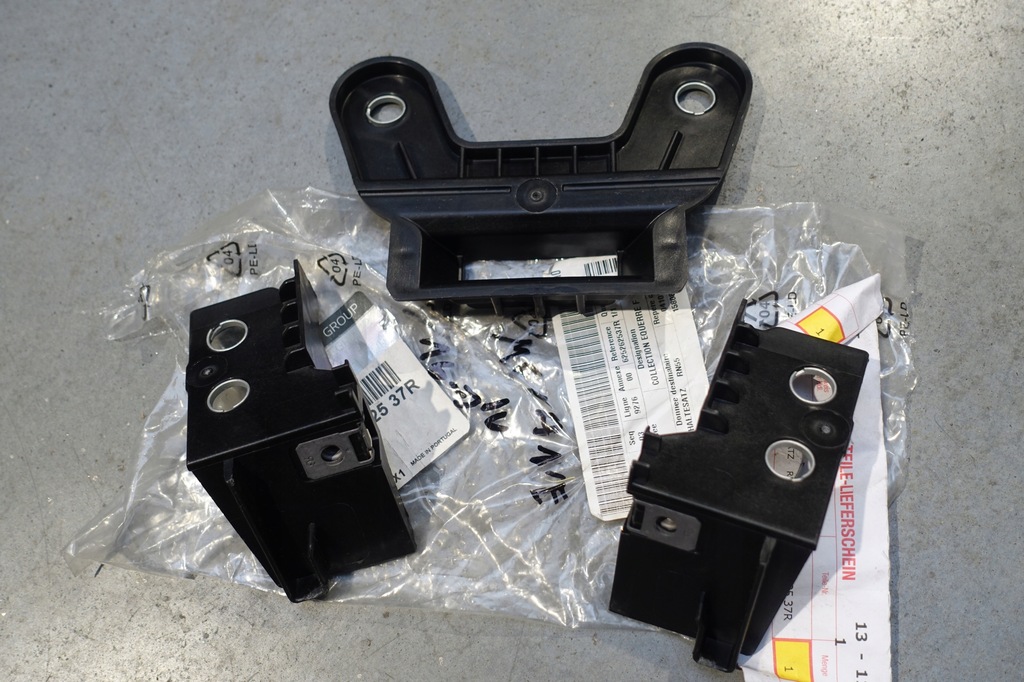 RENAULT MEGANE IV UCHWYT MOCOWANIE WSPORNIK REFLEKTORA ZDERZAKA ...