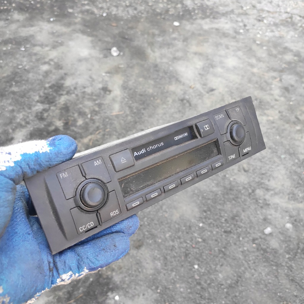 RADIO ORYGINALNE AUDI A3 8L FL CHORUS 8L0035152B - 14384927359 - oficjalne archiwum Allegro