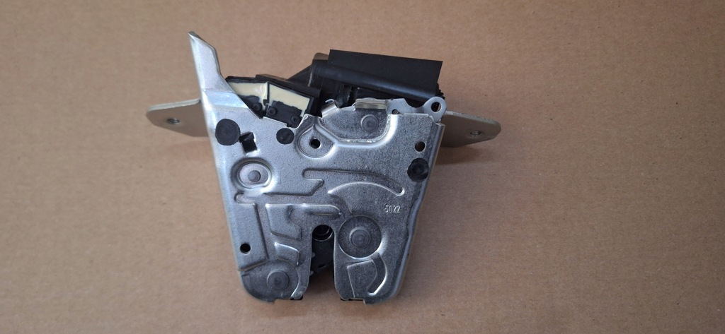 Mercedes-Benz OE A0997400600 zamek klapy bagażnika gle glc e klasa itd ...