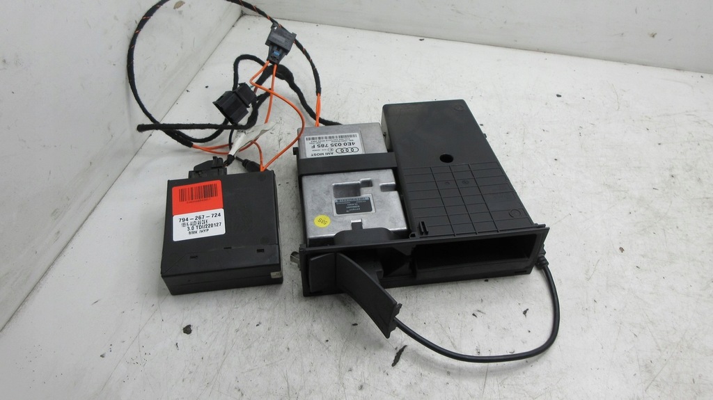 Audi A6 C6 MODUŁ INTERFACE AUDIO AMI 4E0035785F - 13275294087 - oficjalne archiwum Allegro