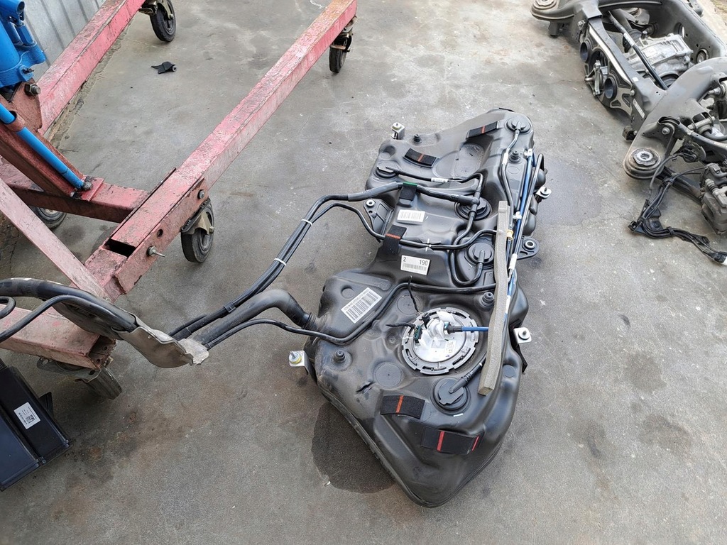 MERCEDES W206 KOMBI ZBIORNIK BAK PALIWA POMPKA KPL - 13782481971 ...