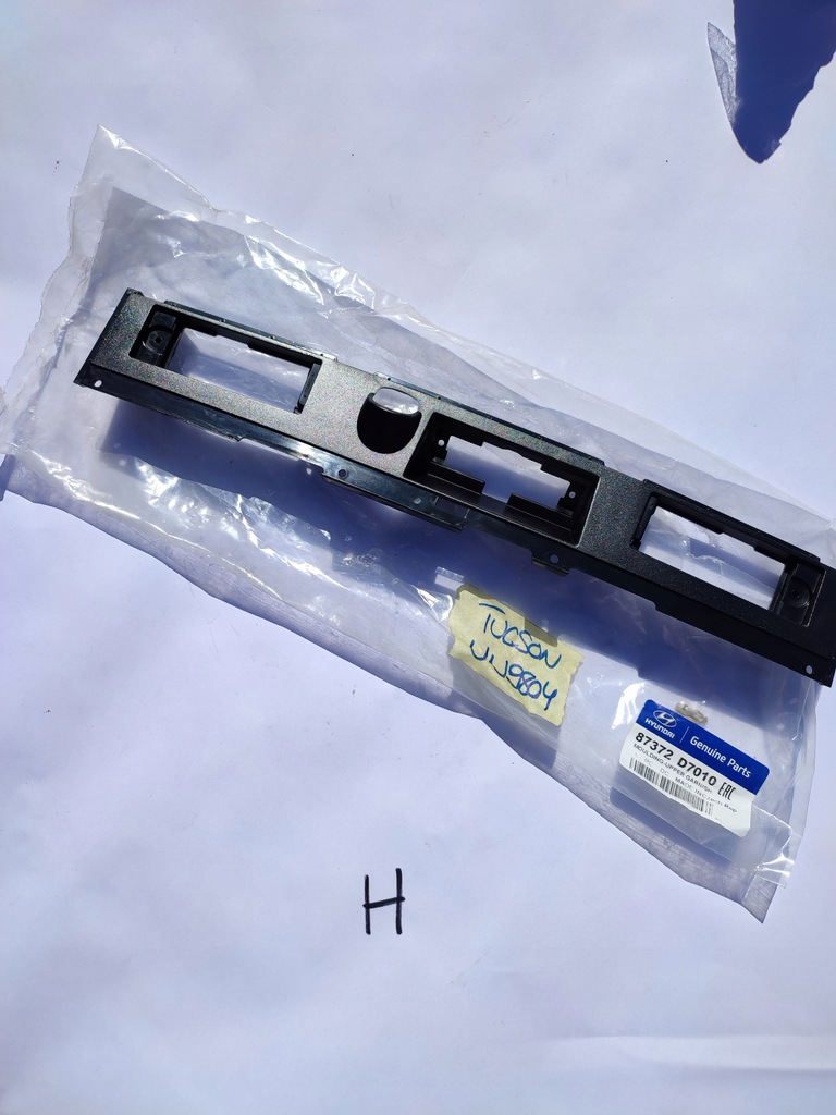 Hyundai OE 87372D7010 listwa rączka klapy - 12589657617 - oficjalne ...