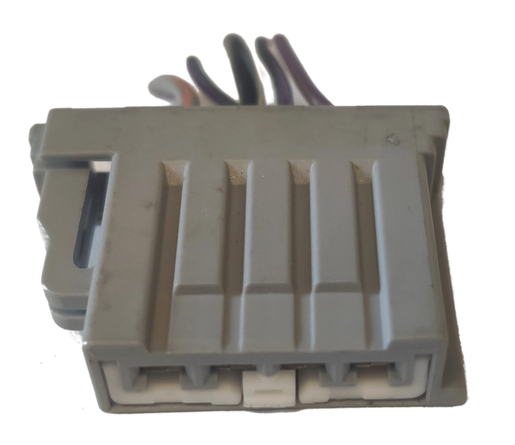 WTYCZKA LAMPY TYLNEJ W KLAPĘ KLAPY MONDEO MK4 -10 - 12671882043 - oficjalne archiwum Allegro