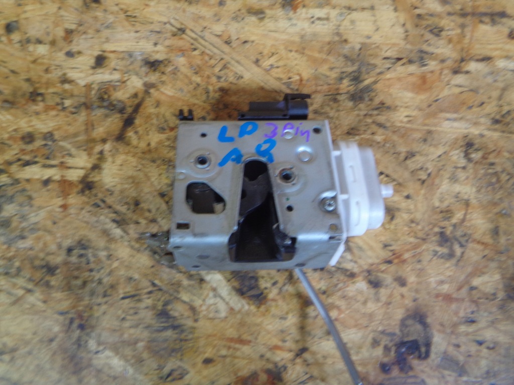 AUDI A8 D2 LIFT ZAMEK DRZWI LEWY PRZÓD 3 PIN - 9311758177 - oficjalne archiwum Allegro