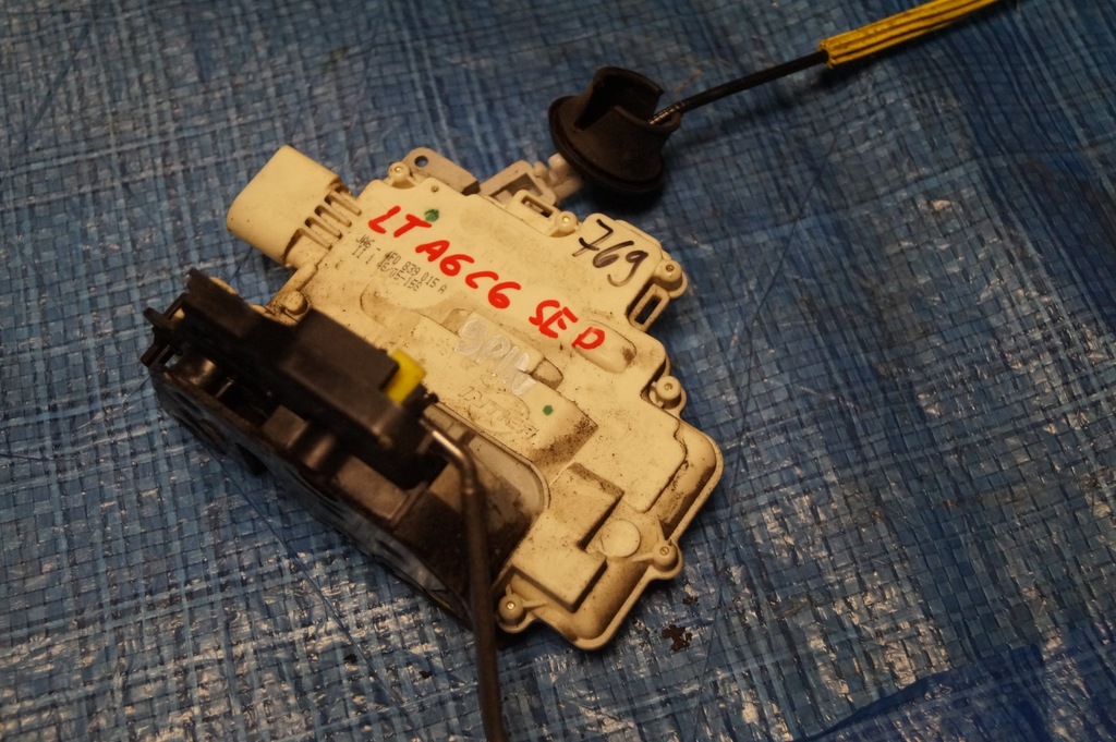 ZAMEK DRZWI LEWY TYŁ AUDI A6 C6 4F0839015A 9PIN - 7236681601 - oficjalne archiwum Allegro